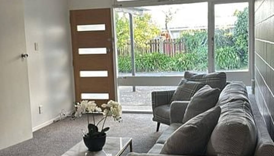 2BR Unit walking distance to hospital | 14 Clendon... – Roomies.co.nz