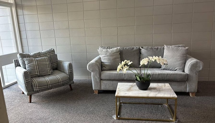 2BR Unit walking distance to hospital | 14 Clendon... – Roomies.co.nz