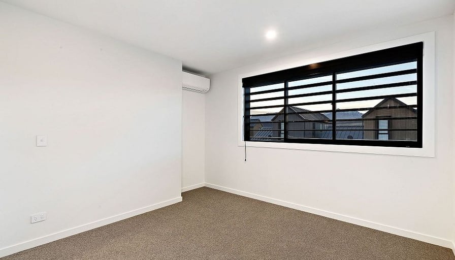 2 Bed, 2 Bath Townhouse with Garage! | 15B Ryan Loo... – Roomies.co.nz