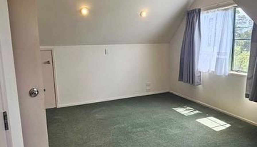 4 Bedroom - Rare to Find, Great Value | 2/244 Alba... – Roomies.co.nz