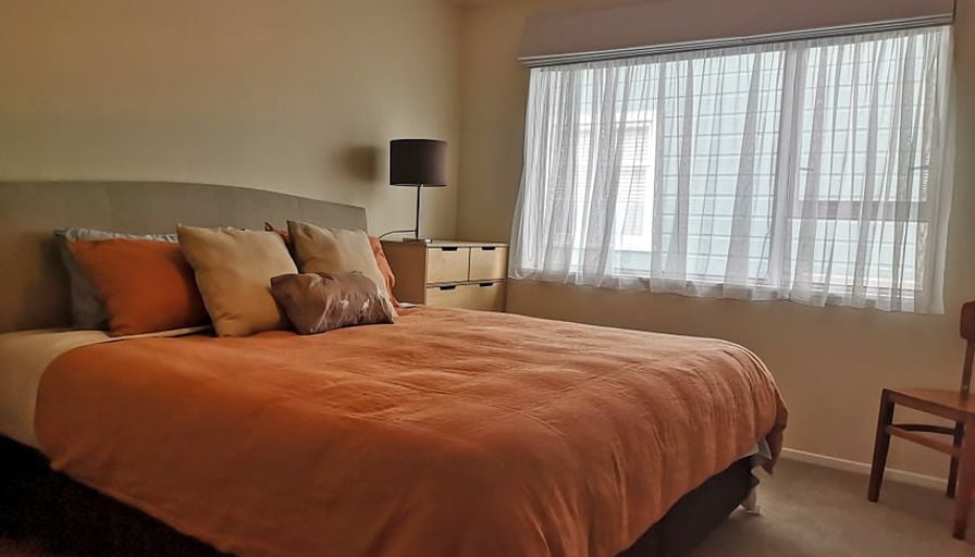 Convenient, Bright and Warm! | 2/19 Byron Street, M... – Roomies.co.nz