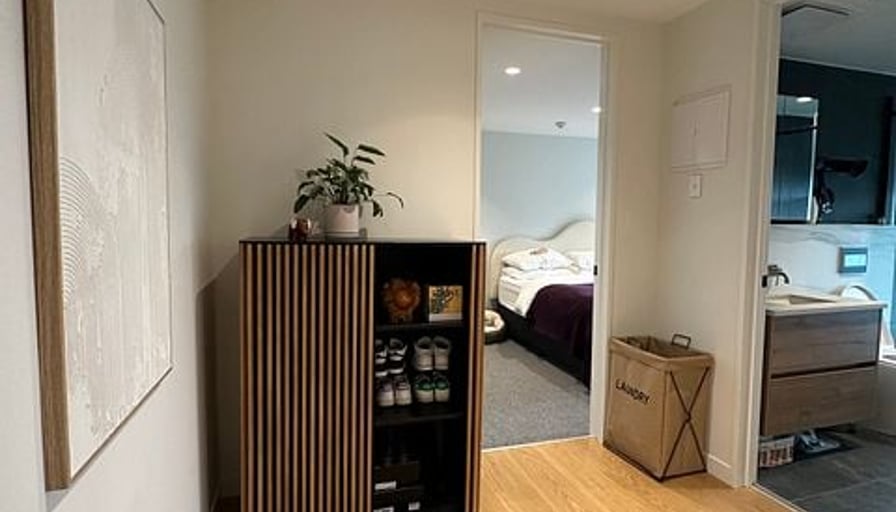 Immaculate loft style apartment with water views |... – Roomies.co.nz