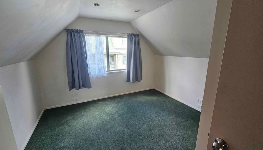 4 Bedroom - Rare to Find, Great Value | 2/244 Alba... – Roomies.co.nz