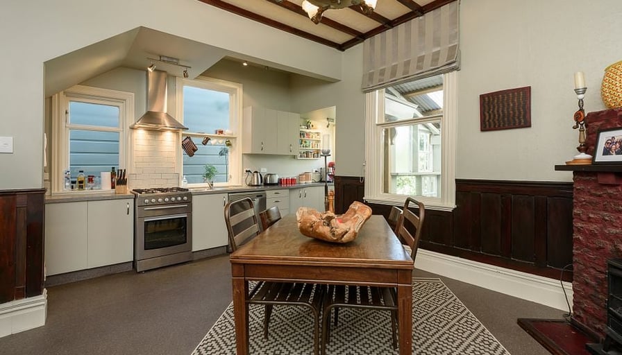 large family home | 52 Coromandel Street, Newtown,... – Roomies.co.nz