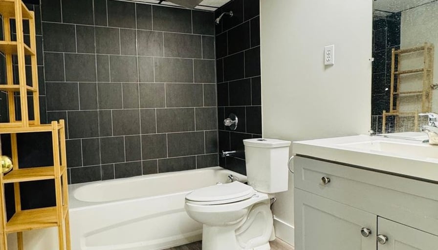 16055 79A Avenue | 16055 79A Avenue, Surrey, BC | Char... – Roomies.ca