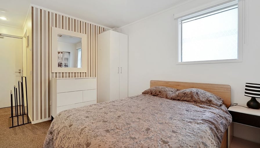 Well Presented Studio | 8 Bankside Street, Auckland... – Roomies.co.nz