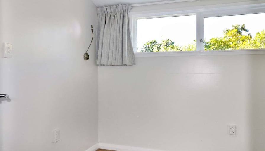 2 Bedroom Warm Quality property in Khandallah, Well... – Roomies.co.nz