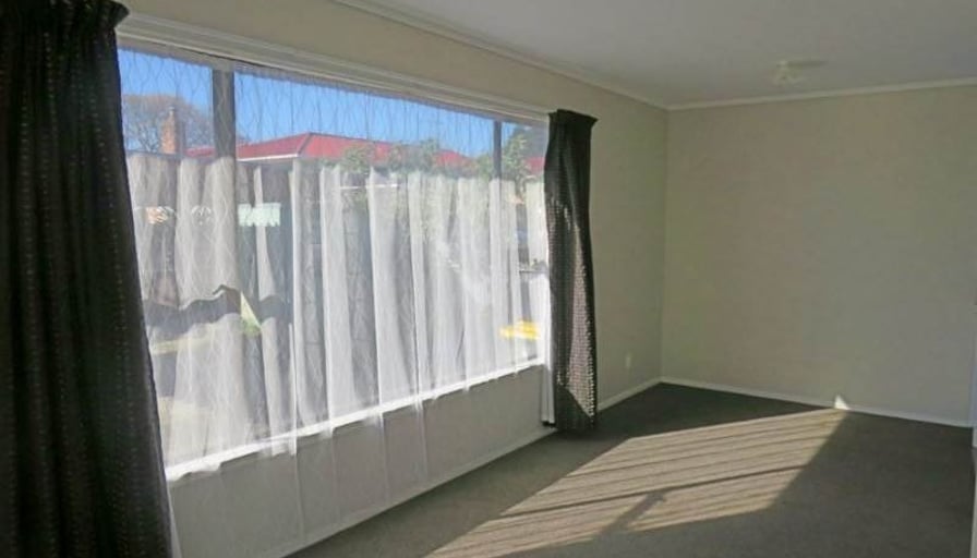 PRICE FURTHER REDUCED - PUKEKOHE | 2B Churchill St... – Roomies.co.nz