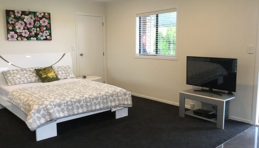 Studio | 19 Eleanor Place (Studio), Blockhouse Bay... – Roomies.co.nz