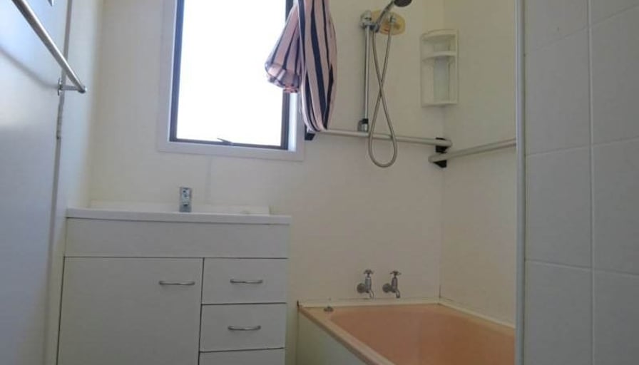 PRICE FURTHER REDUCED - PUKEKOHE | 2B Churchill St... – Roomies.co.nz