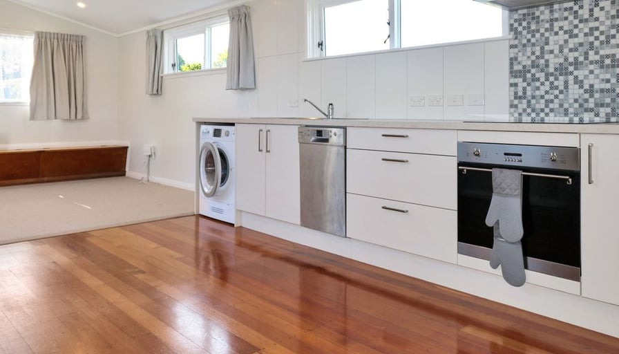 2 Bedroom Warm Quality property in Khandallah, Well... – Roomies.co.nz