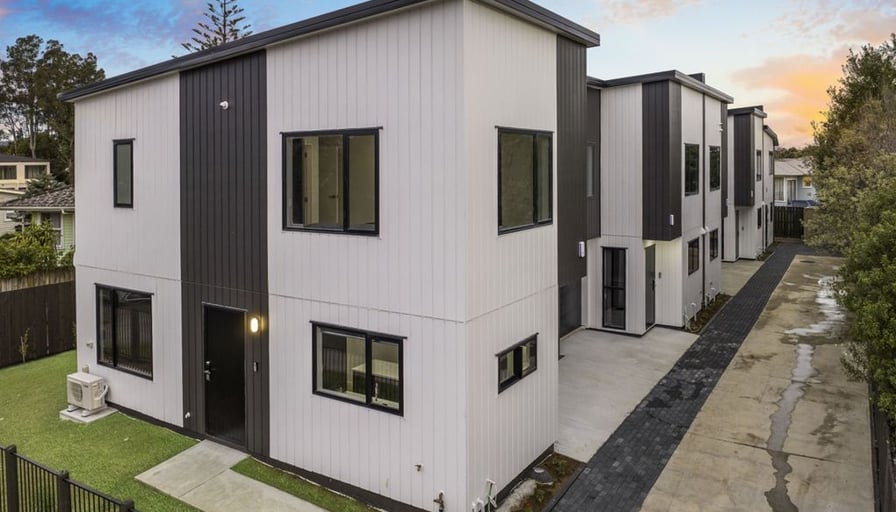 3 Bedroom House in Papakura | 1/18 Jupiter Street,... – Roomies.co.nz