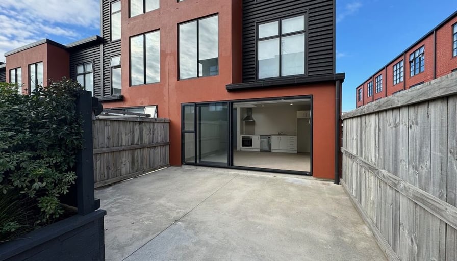 Light & Spacious Apartment | 17 Owens Place, M... – Roomies.co.nz