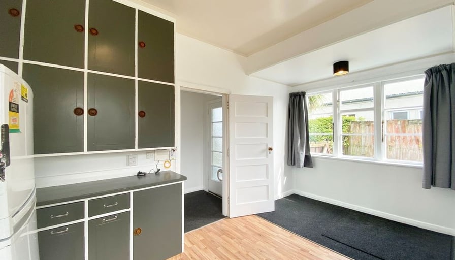 LINWOOD - 2 BEDROOMS + STUDY, 1 BATHROOM, HEATPUMP,... – Roomies.co.nz