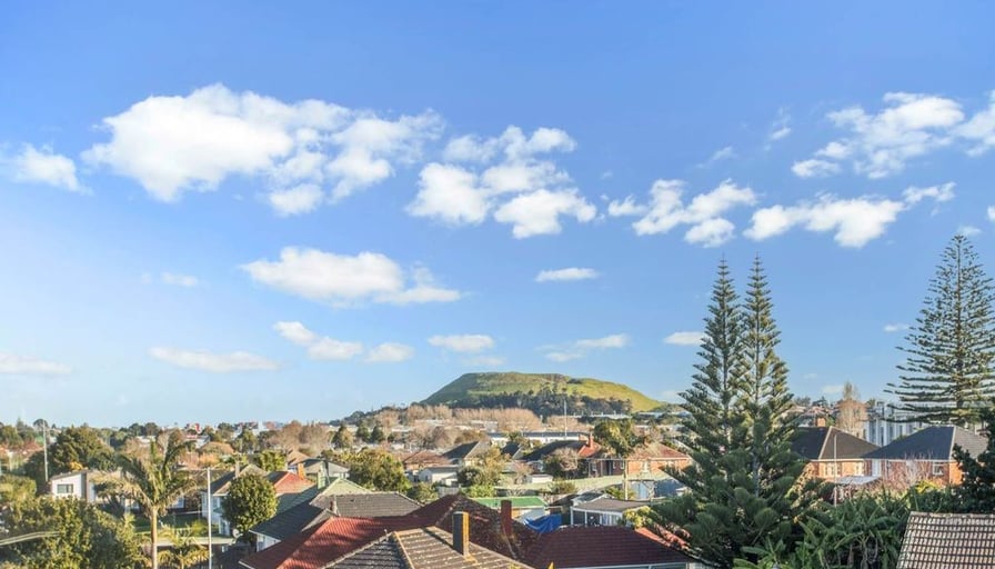 Comfortable and Modern! | 3A Huxley Place, Glen Inn... – Roomies.co.nz