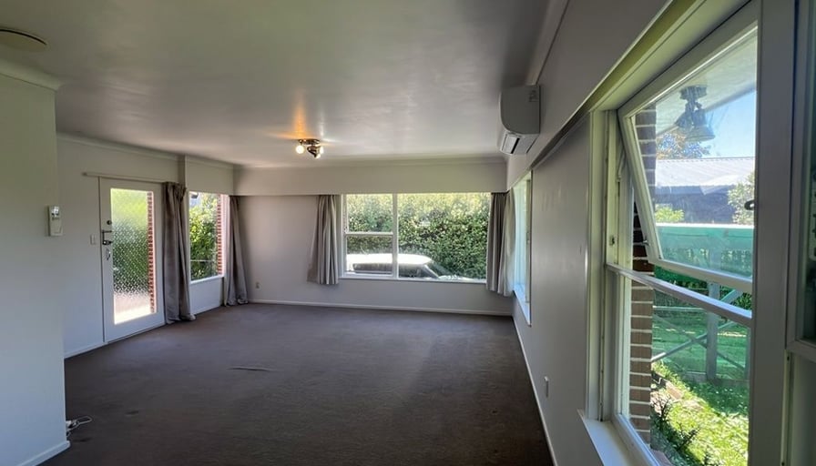 Tidy 2 bedroom brick and tile | 2/8 Evelyn Place, H... – Roomies.co.nz
