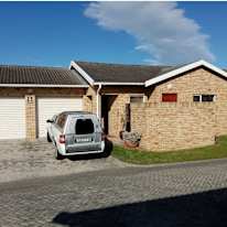 Parsons Vlei, Port Elizabeth, Eastern Cape Loft roo... – Roomies.co.za