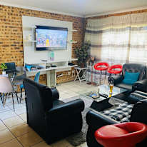 Sandringham, Johannesburg, Gauteng With parking roo... – Roomies.co.za