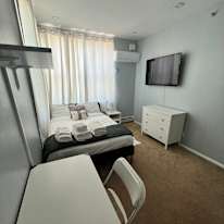 LGBT+ or Gay rooms for rent – Roomies.com