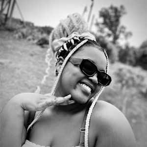 Looking for a roommate | Naledi & Mbali, 27 & 31 ye... – Roomies.co.za