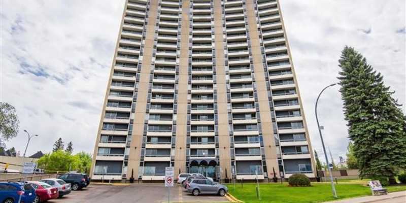 Private room to rent in share house | Saskatchewan Drive NW, Edmonton ...