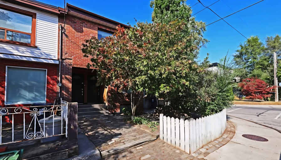 Furnished room in an apartment | East York, Ontario M4... – Roomies.ca