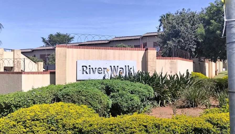 Unfurnished room in an apartment | Noordwyk, Midran... – Roomies.co.za