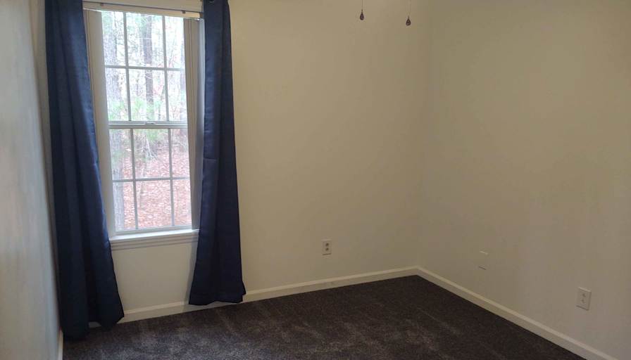 Unfurnished room in a townhouse | Fieldcross Court, R... – Roomies.com