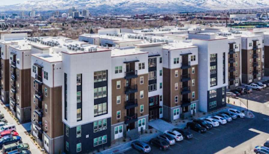 Furnished room with own bathroom in an apartment | Re... – Roomies.com