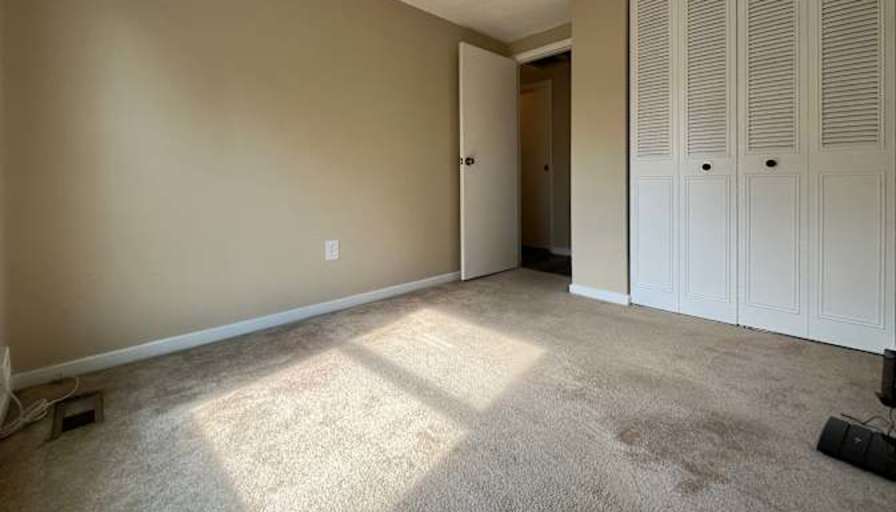Private room to rent in share house | Columbia Mall C... – Roomies.com