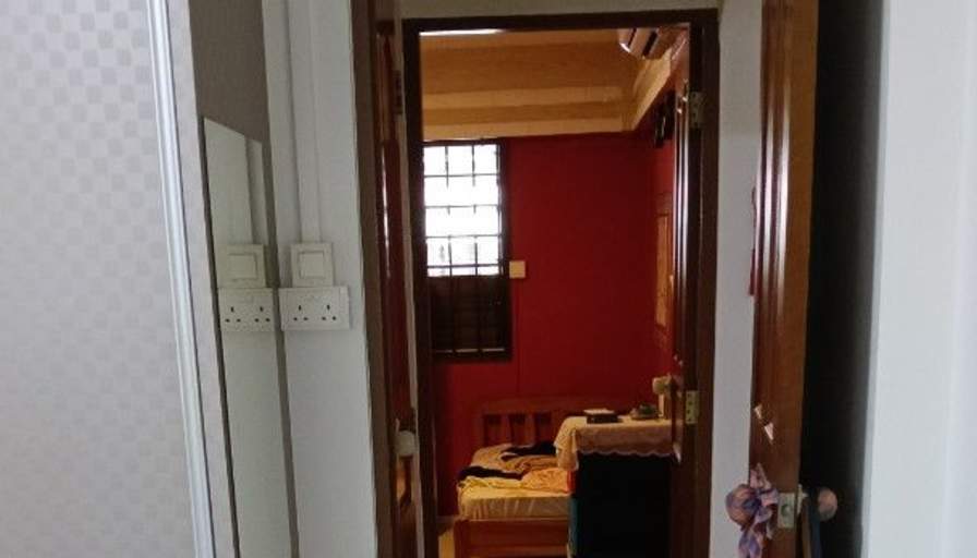 Furnished room with own bathroom in an apartment | Cle... – Roomies.sg