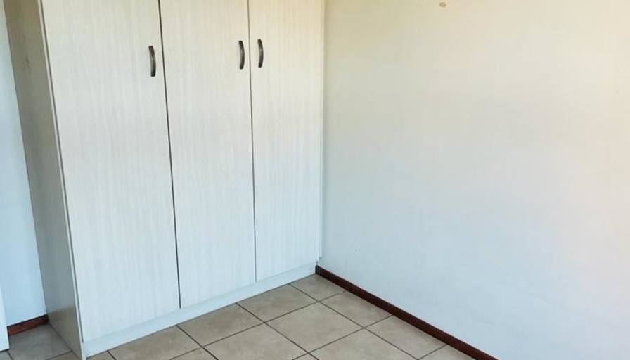Furnished room in an apartment | Third Road, Midran... – Roomies.co.za
