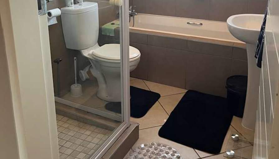 Unfurnished room in an apartment | Mozart Lane, Mid... – Roomies.co.za