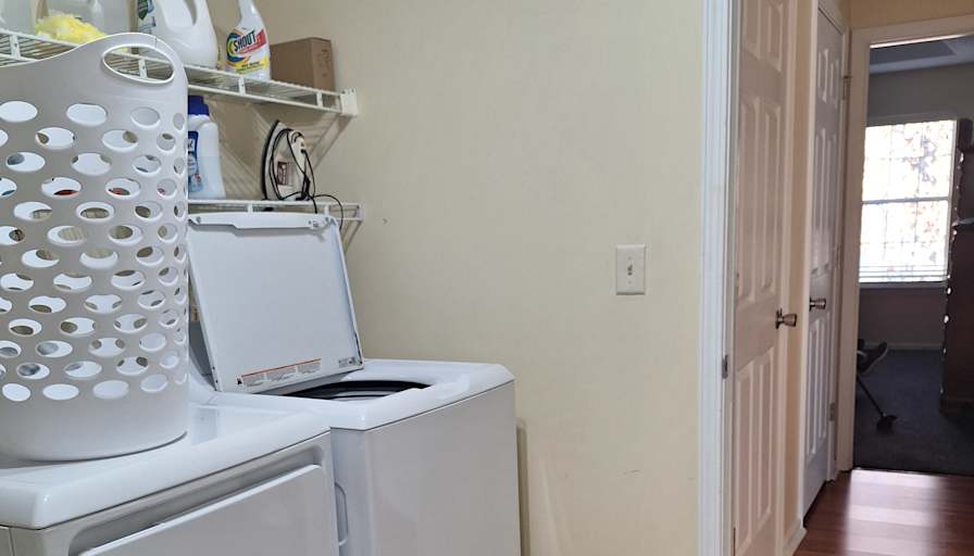 Shared unfurnished room in a house | Rose Street, Moo... – Roomies.com