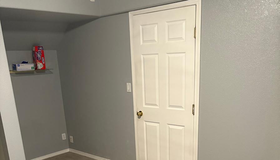 Private room to rent in share house | White Hawk Driv... – Roomies.com