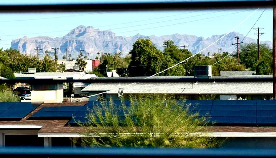 Furnished room with own bathroom in a house | South 8... – Roomies.com