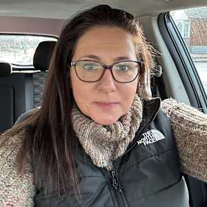 Looking for a roommate | Bobbie, 44 years, Female | Ha... – Roomies.ca