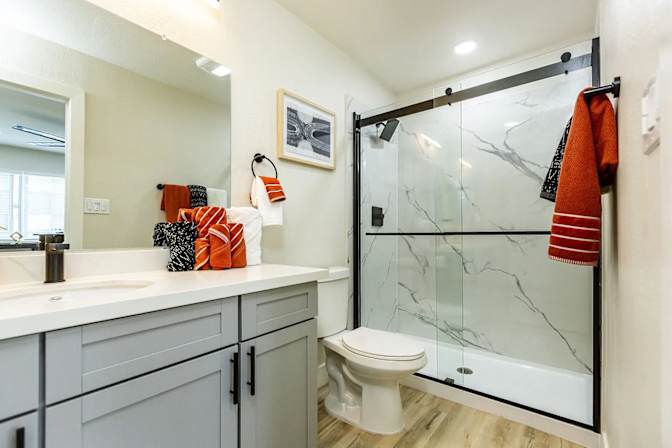 Furnished room with own bathroom in an apartment | Sh... – Roomies.com