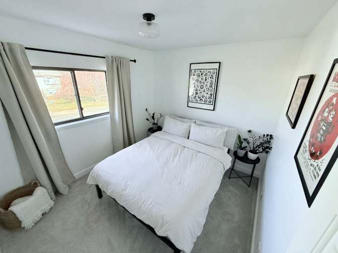 Shared furnished room in a house | South Marshall Str... – Roomies.com