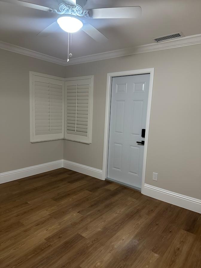 Unfurnished room with own bathroom in a house | Bent... – Roomies.com