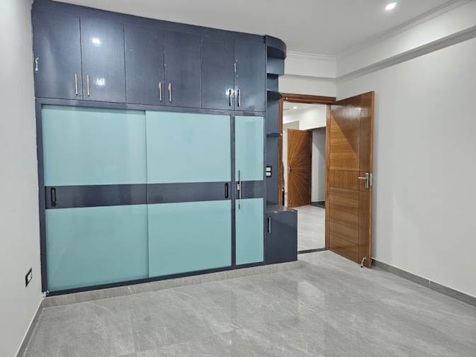 Furnished room with own bathroom in an apartment |... – Roomies.co.in