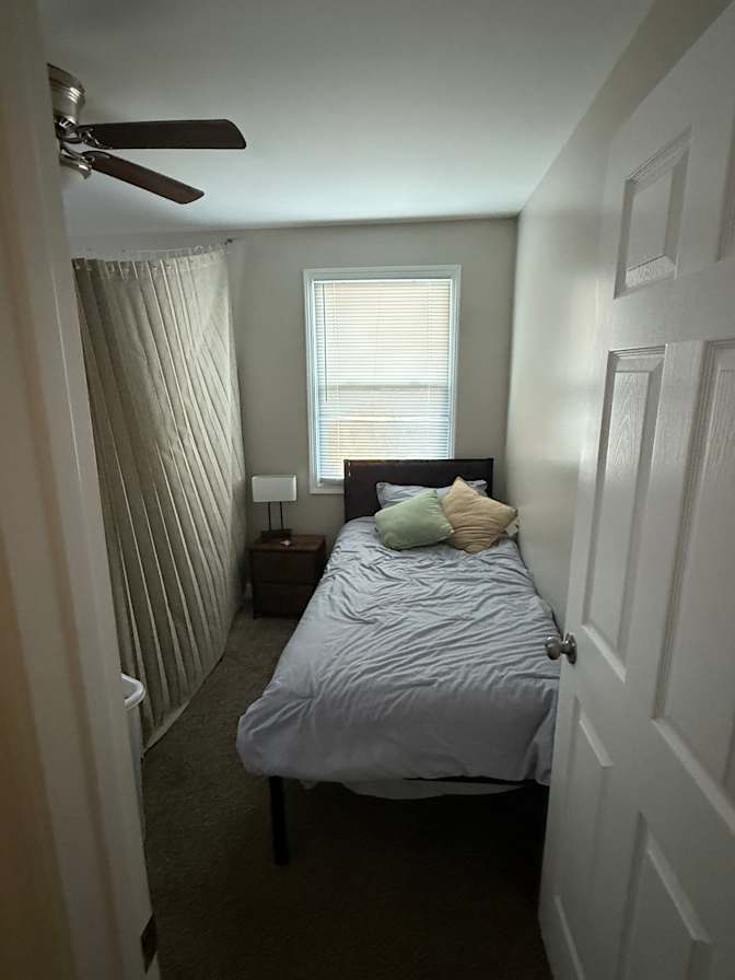 Shared furnished room in a house | Gayland Court, Nas... – Roomies.com