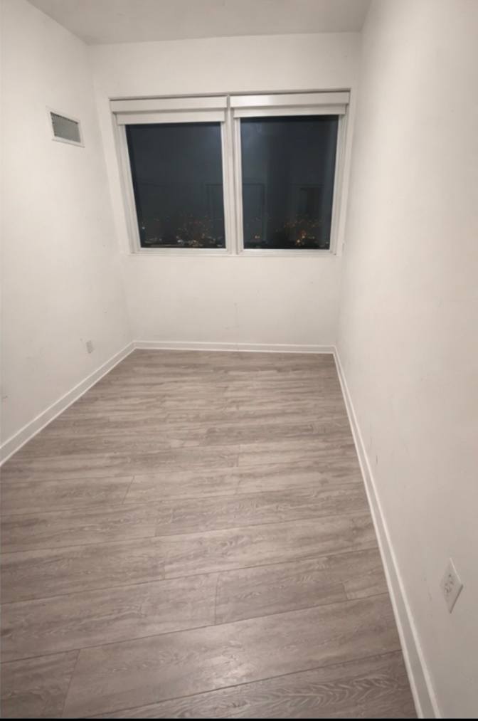 Unfurnished room in a condo | Wellesley Street East, D... – Roomies.ca