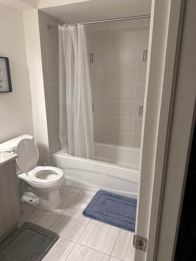 Furnished room in a house | Rosedrop Path, Oshawa, Ont... – Roomies.ca