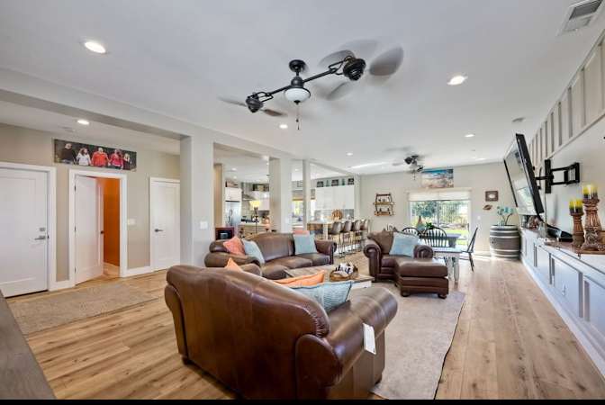 Unfurnished room with own bathroom in a house | Ocean... – Roomies.com