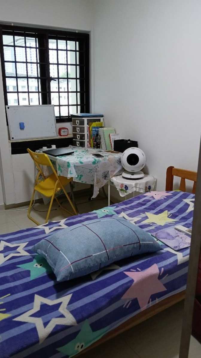 Furnished room with own bathroom in an apartment | Cle... – Roomies.sg
