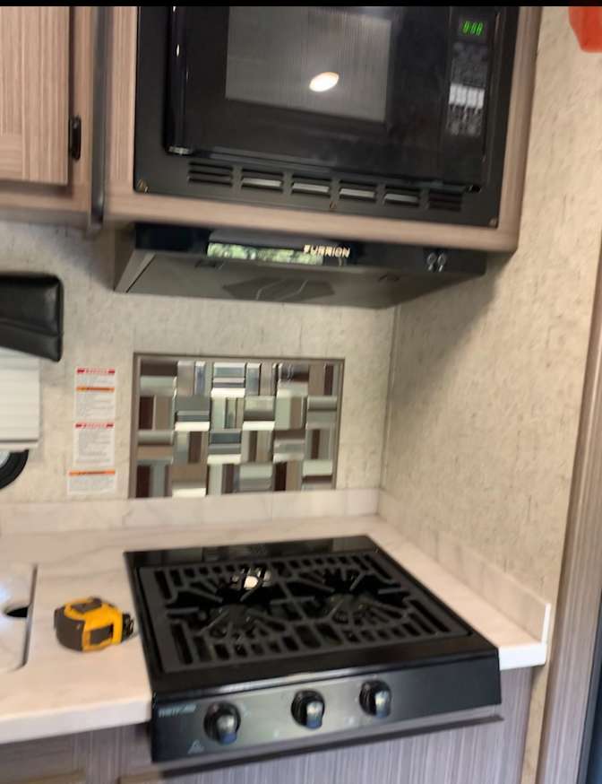 Unfurnished room with own bathroom in a trailer | Lee... – Roomies.com