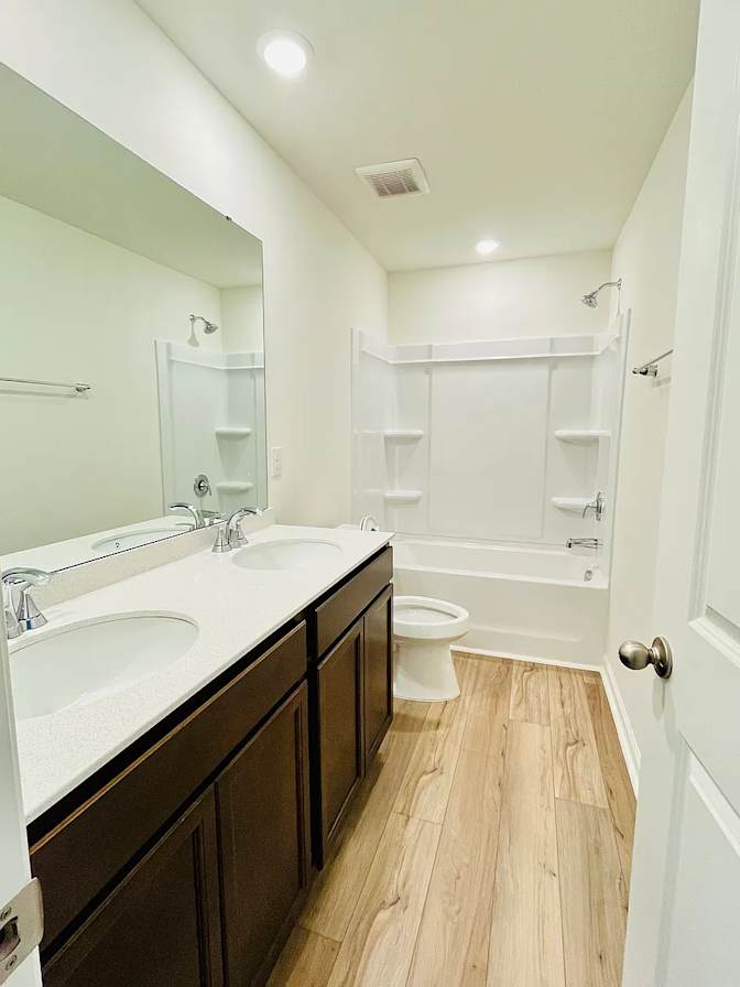 Private room to rent in share house | Underbrush Driv... – Roomies.com