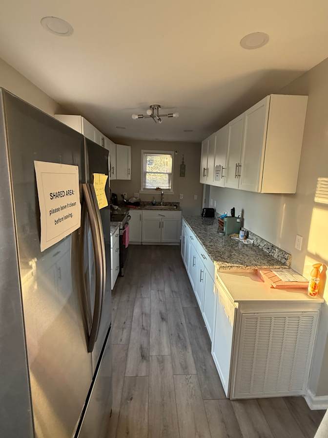 Shared furnished room in a house | Gayland Court, Nas... – Roomies.com