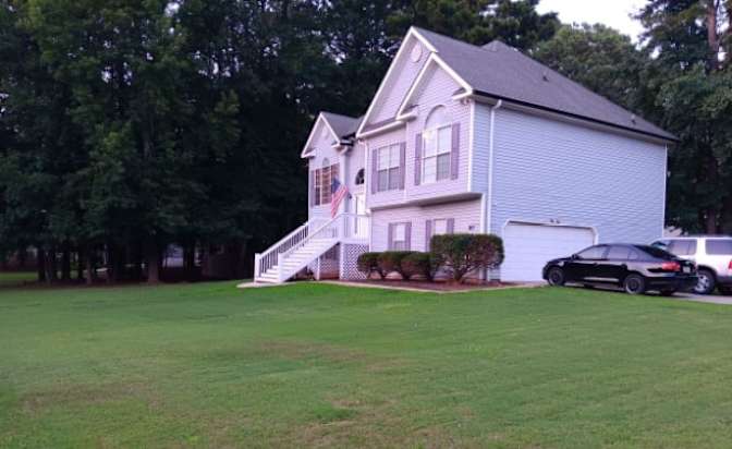 Private room to rent in share house | Mosswood Drive,... – Roomies.com